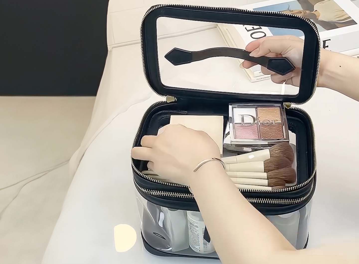 Chic Skincare Bags for Organized Travel - Compact and Convenient ...